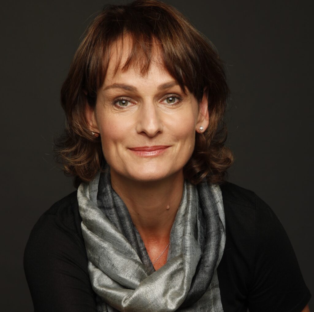 About - Claudia Zeisberger